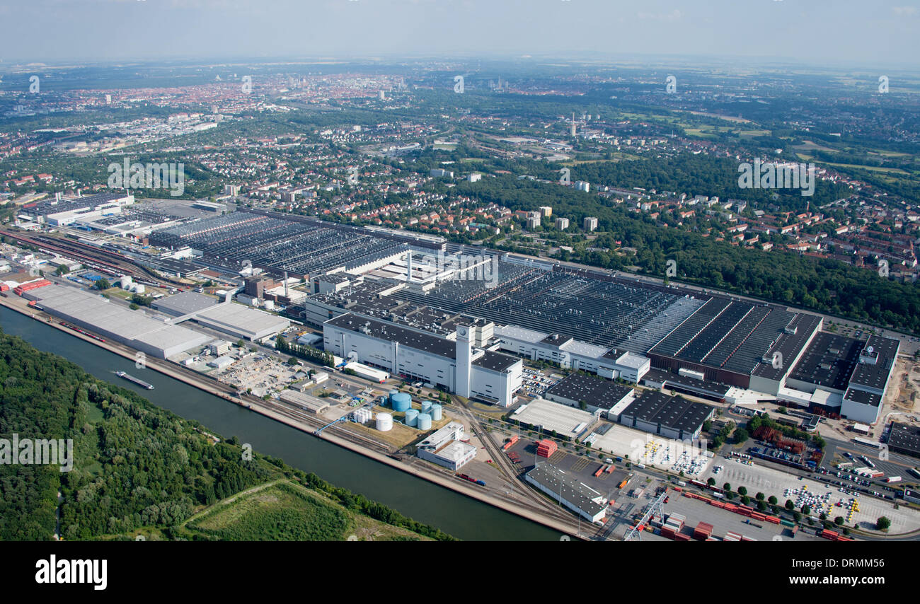 Aerial view volkswagen plant factory hi-res stock photography and ...