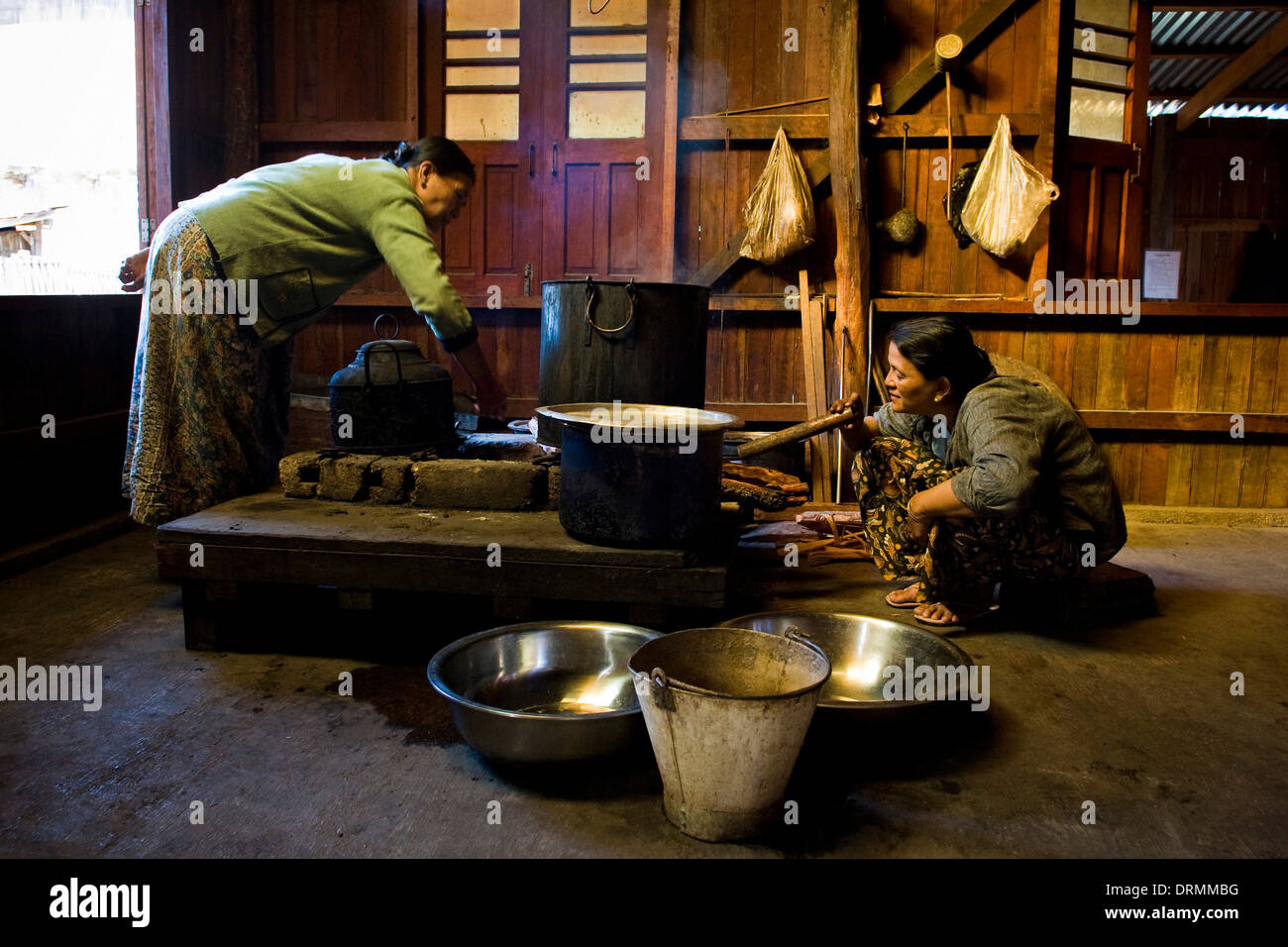 Myanmar, Inle lake, kitchen Stock Photo - Alamy
