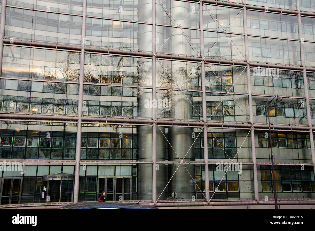 Glass building architecture hi-res stock photography and images - Alamy
