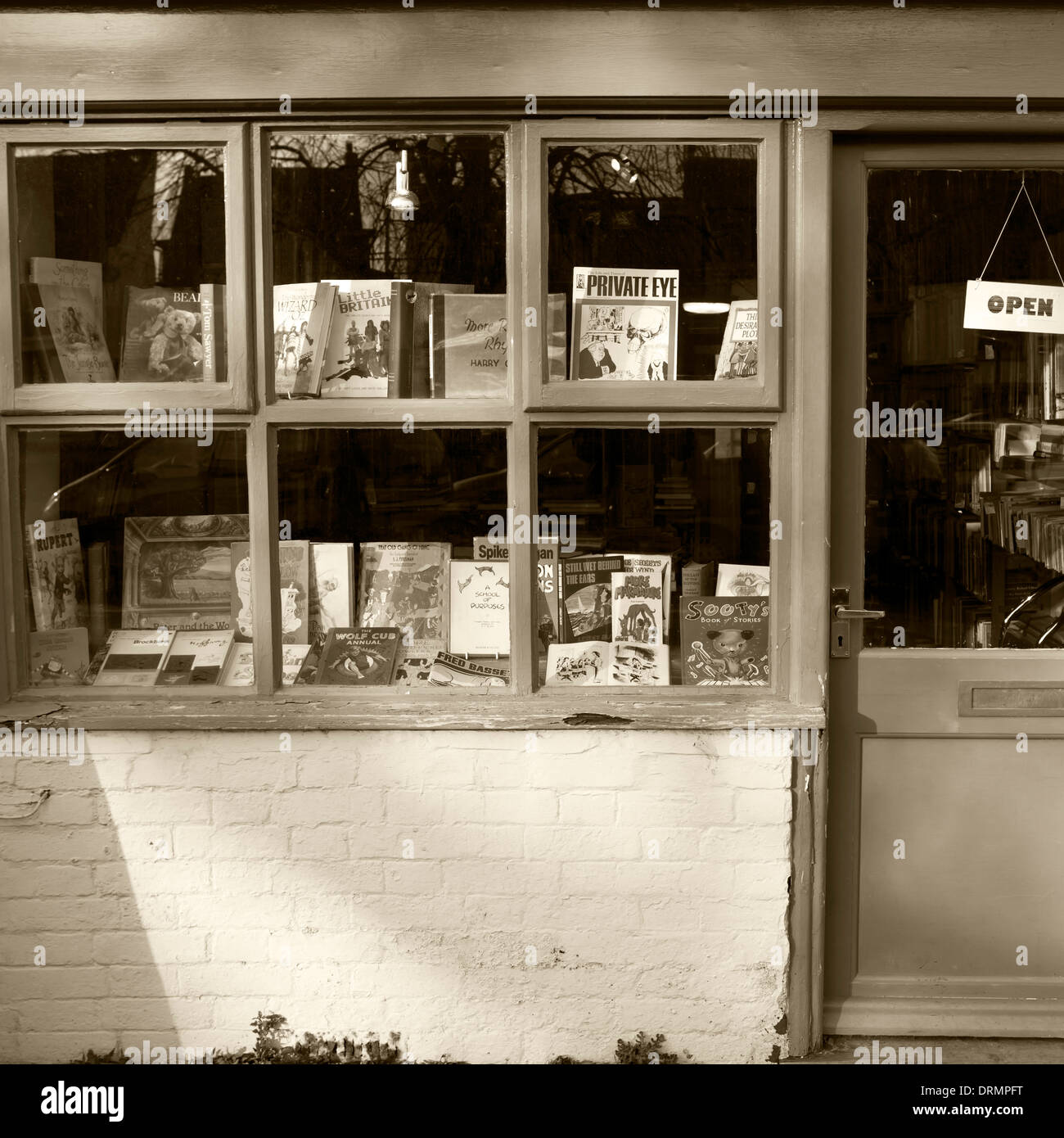 Old Fashioned Book Shop Stock Photo - Alamy