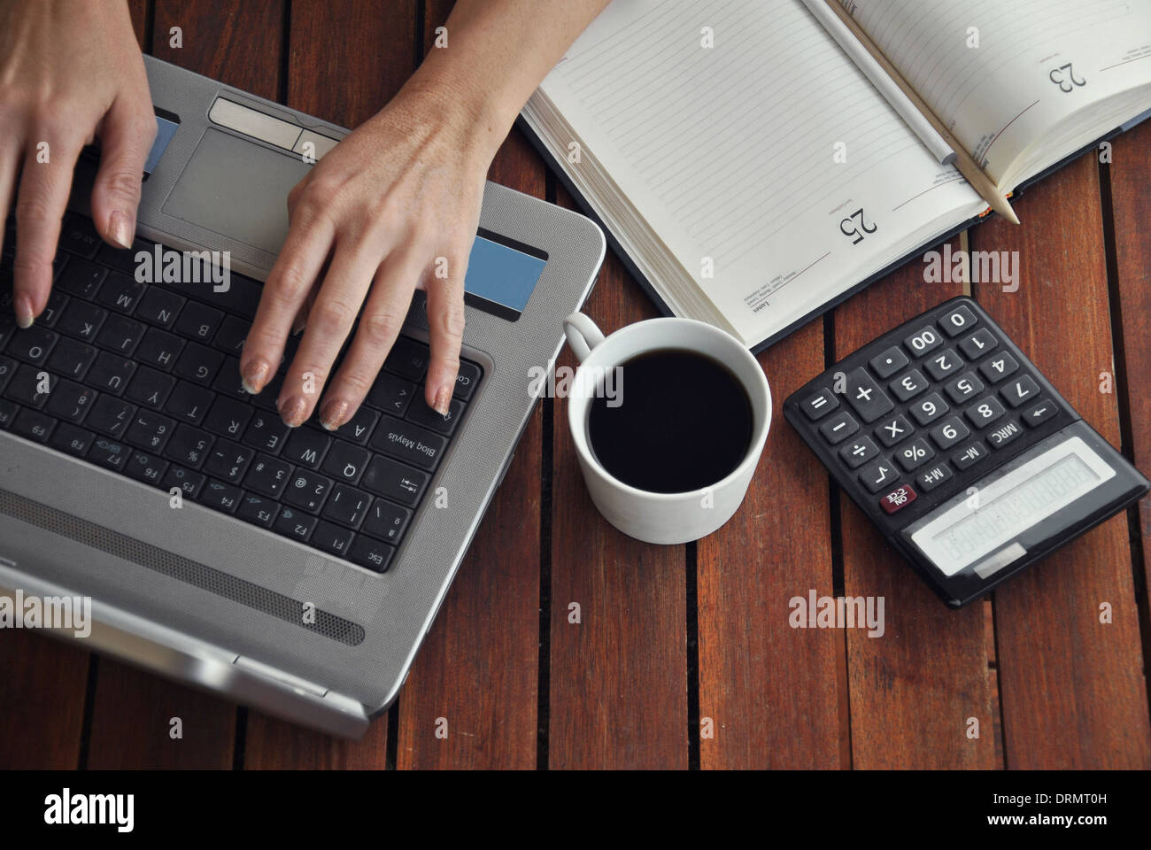 Working quietly hi-res stock photography and images - Alamy