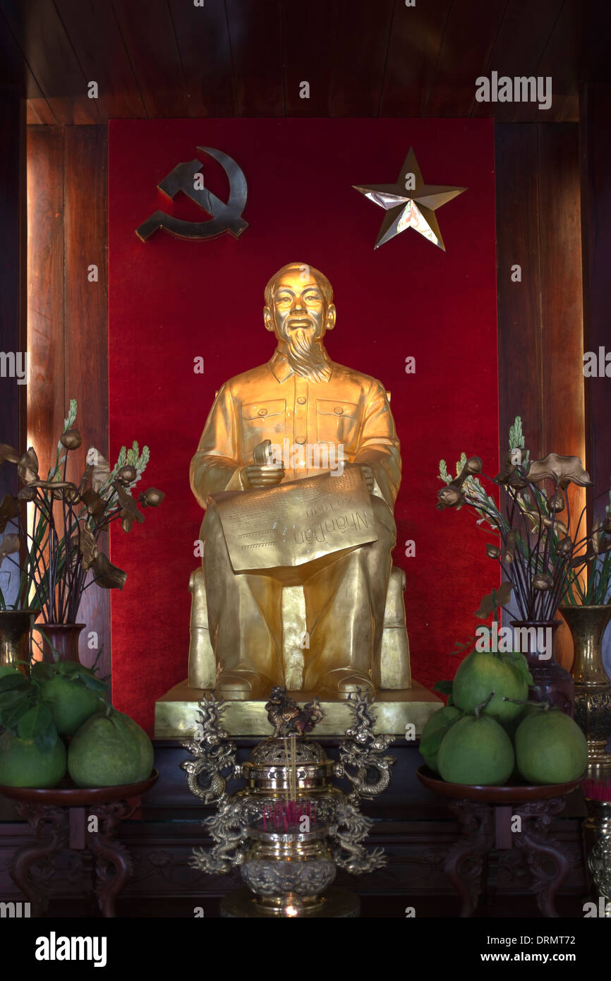 Statue uncle ho chi minh hi-res stock photography and images - Alamy