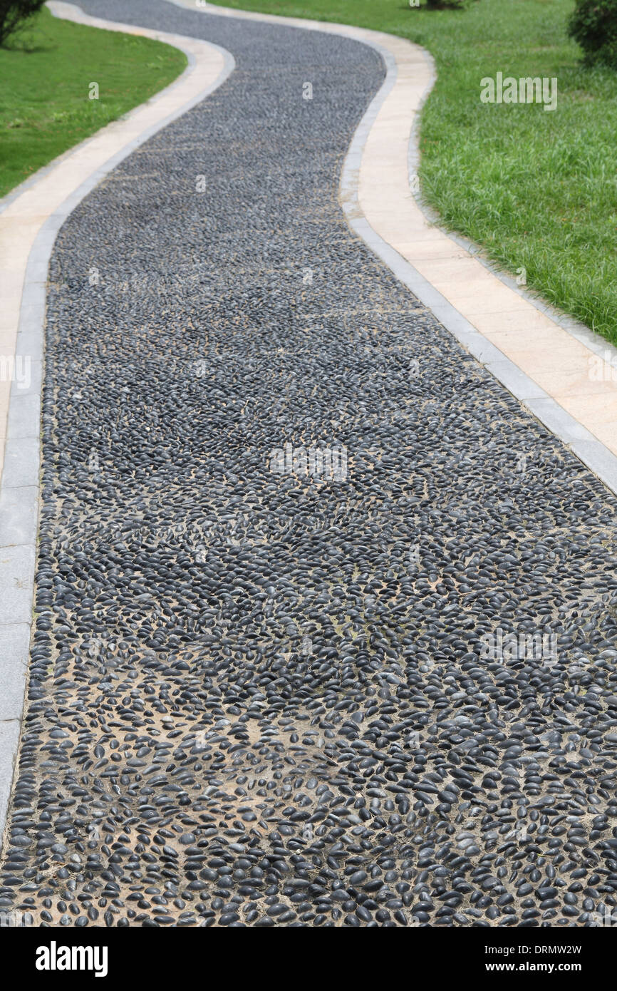Cobblestone path hi-res stock photography and images - Alamy