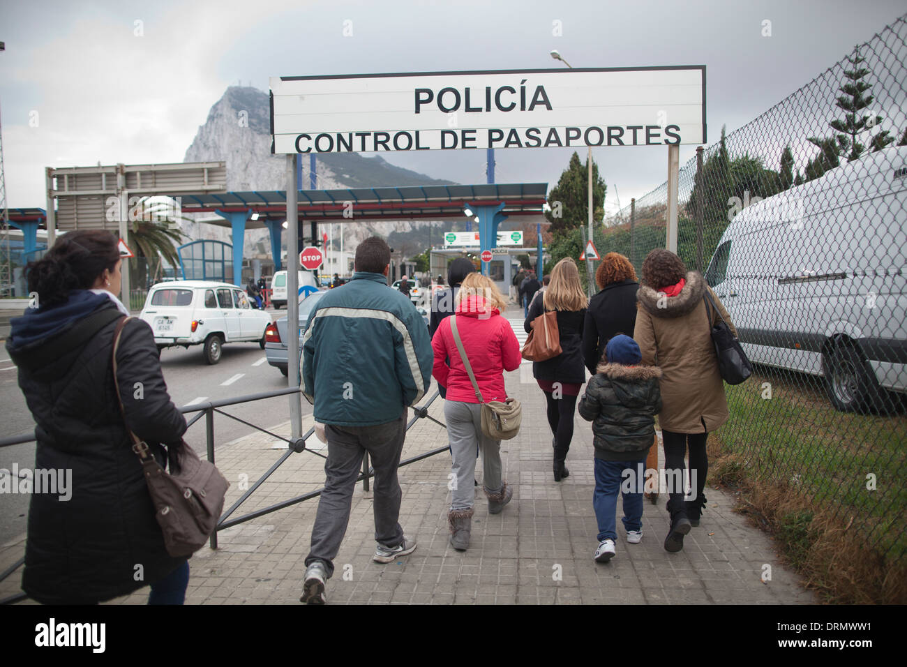 Early morning commuters crossing the border from La Linea into ...