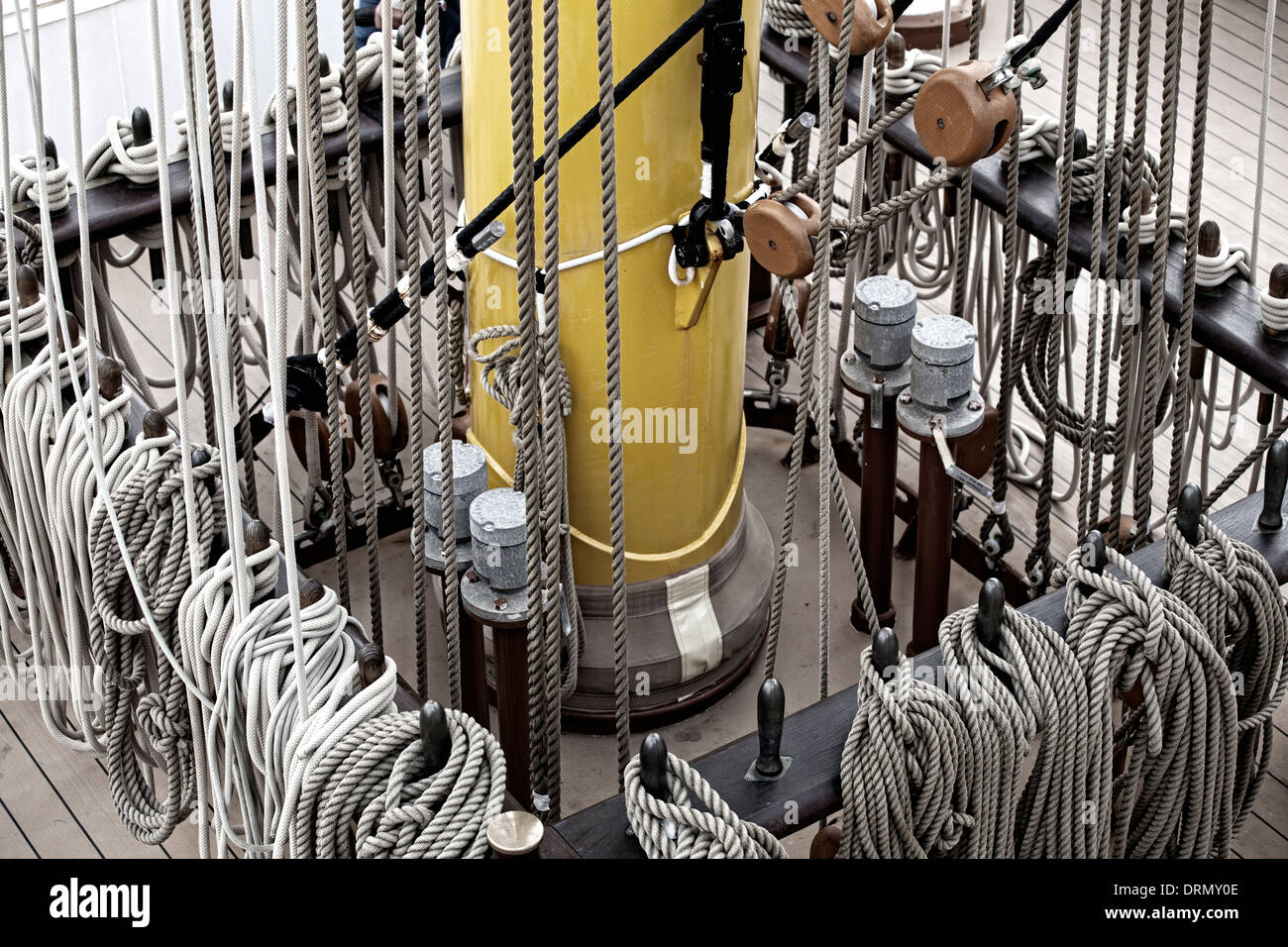 Mast and rigging of a sailing vessel Stock Photo - Alamy