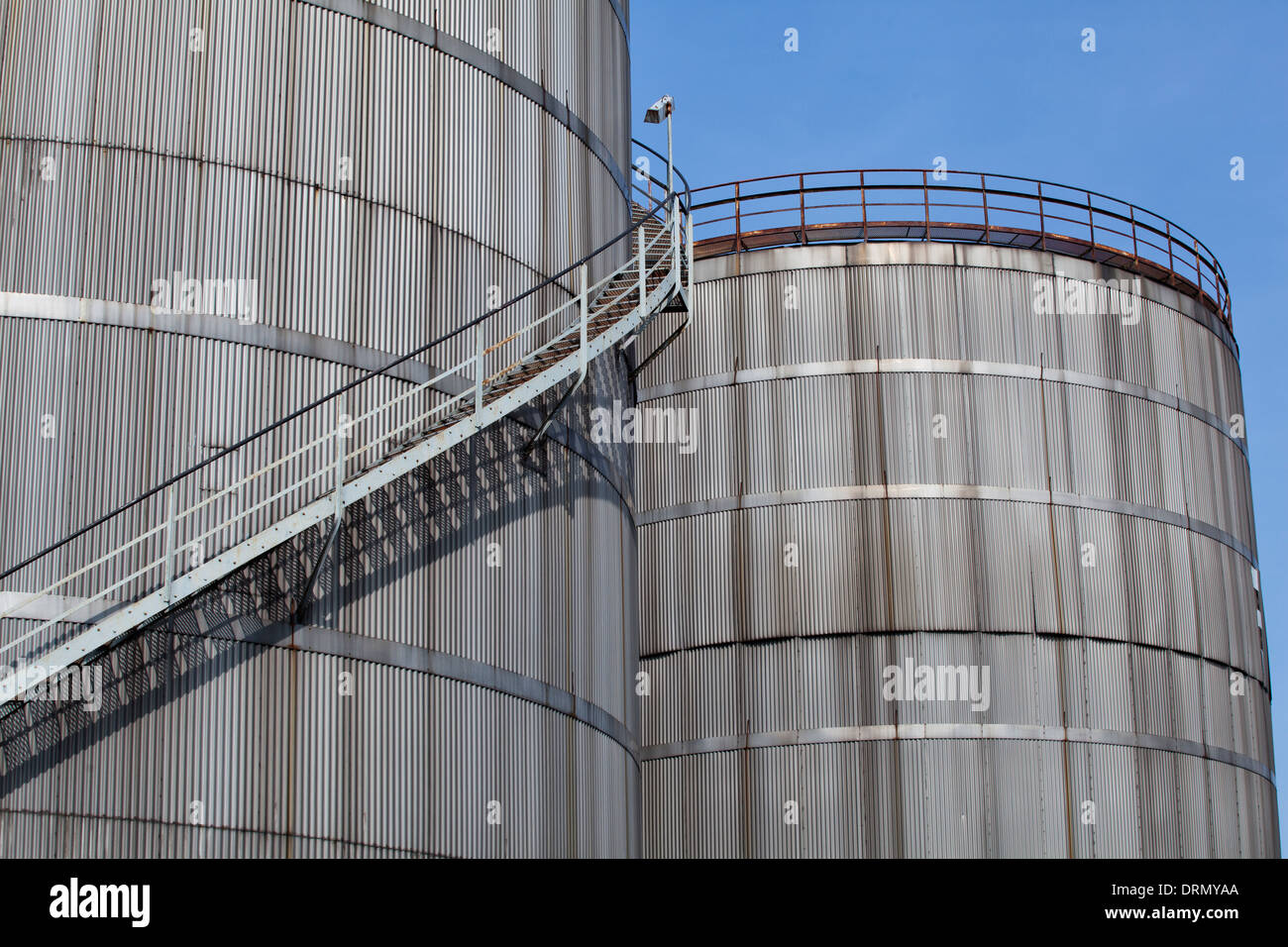 Oil tank industrial site hi-res stock photography and images - Alamy