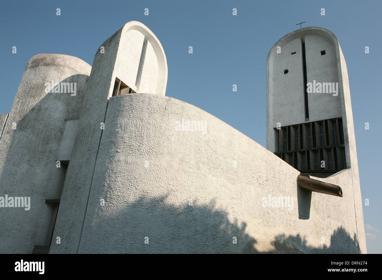 The chapel of Notre Dame du Haut designed by Swiss architect Le ...