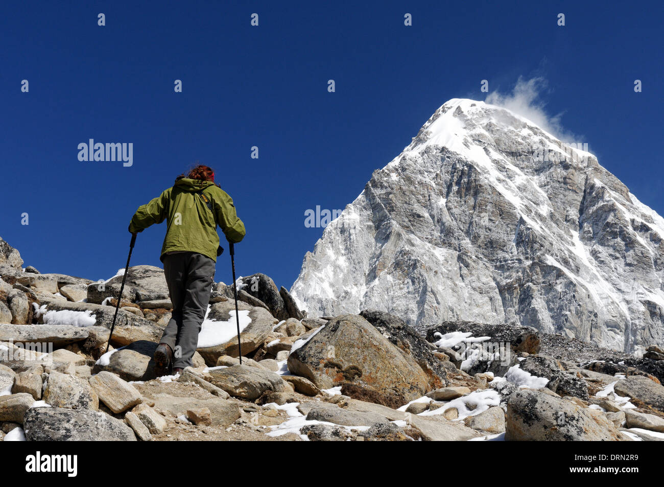 Woman everest hi-res stock photography and images - Alamy