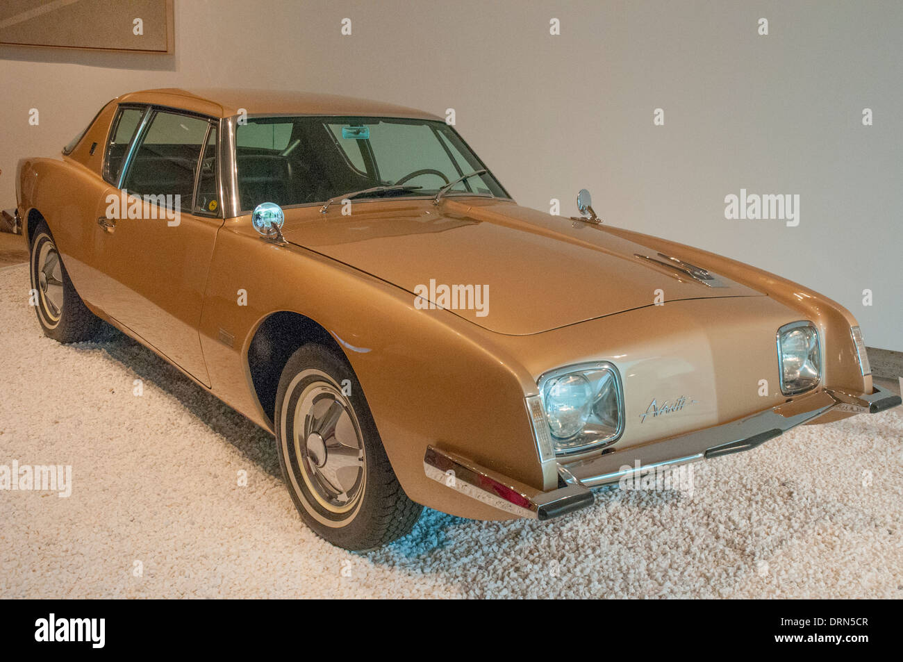 Avanti studebaker hi-res stock photography and images - Alamy