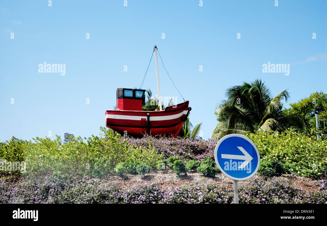 Traffic island on the roundabout hi-res stock photography and images ...