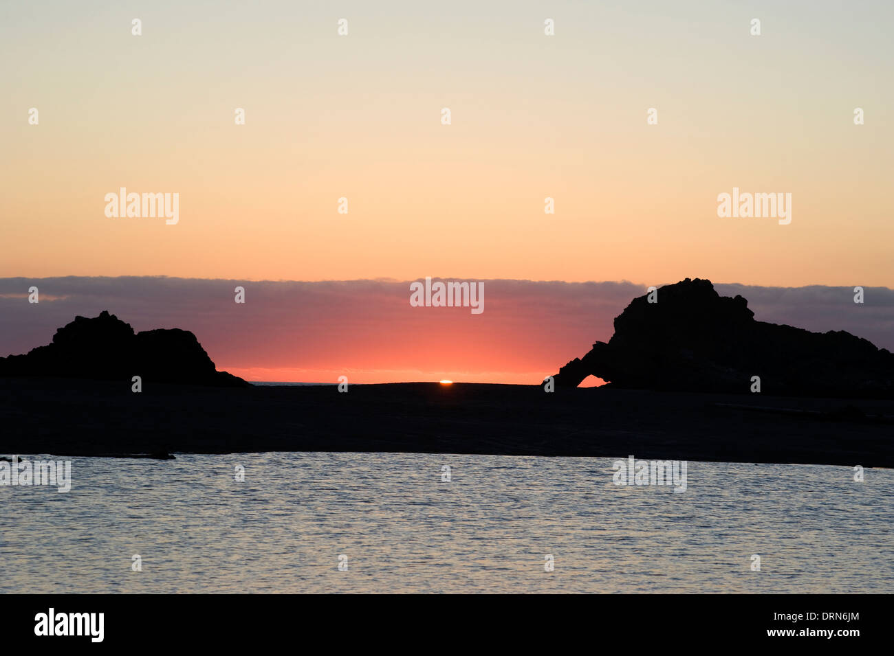 Navarro River at Navarro Beach in Mendocino, California Stock Photo - Alamy