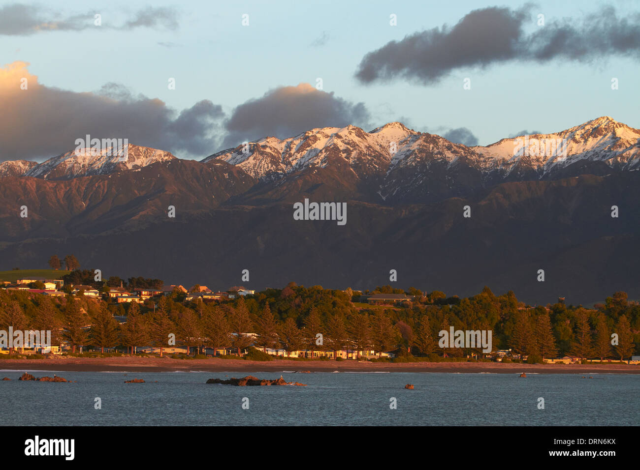 Seaward kaikoura mountain ranges hi-res stock photography and images ...