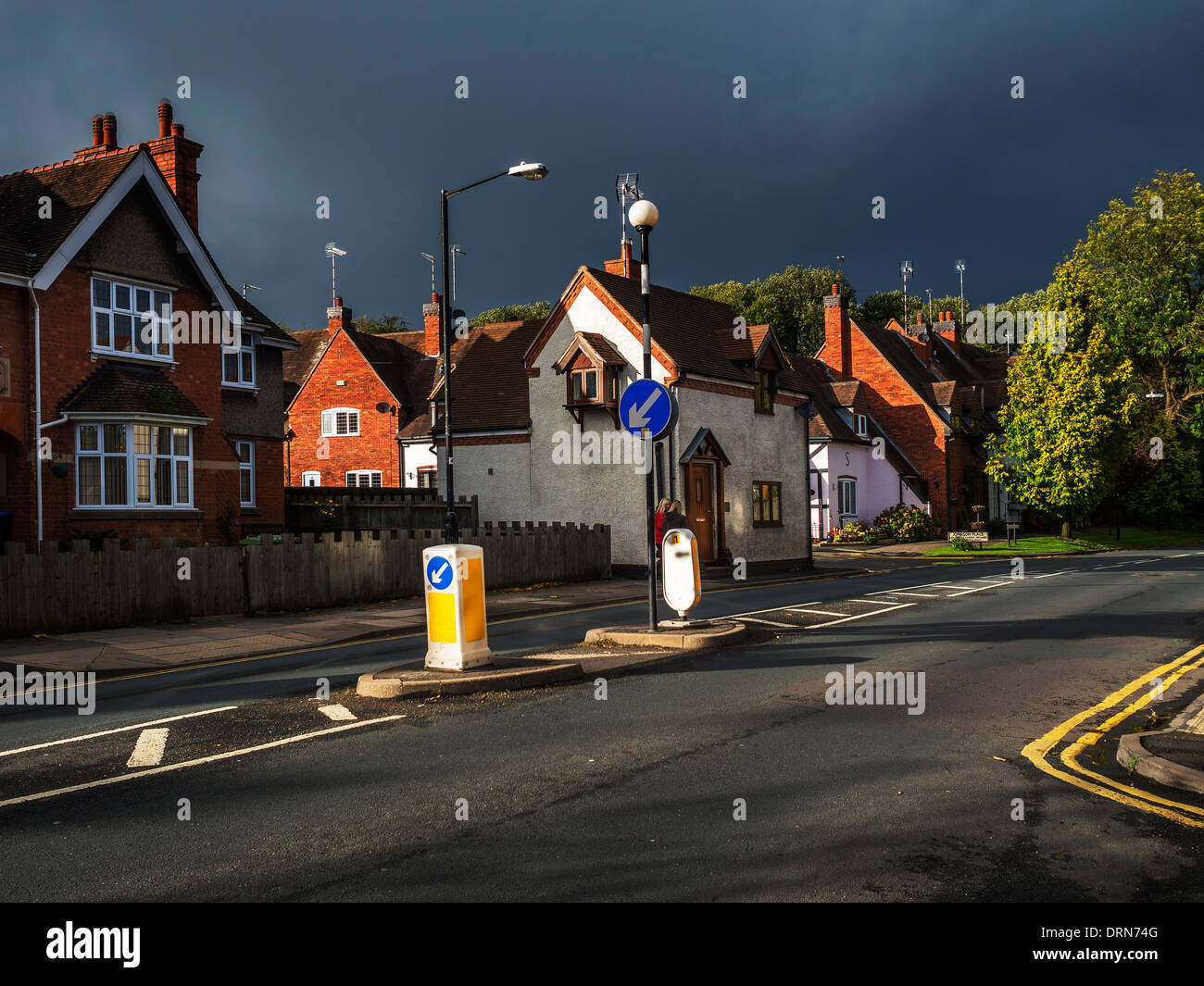 High street henley in arden hi-res stock photography and images - Alamy