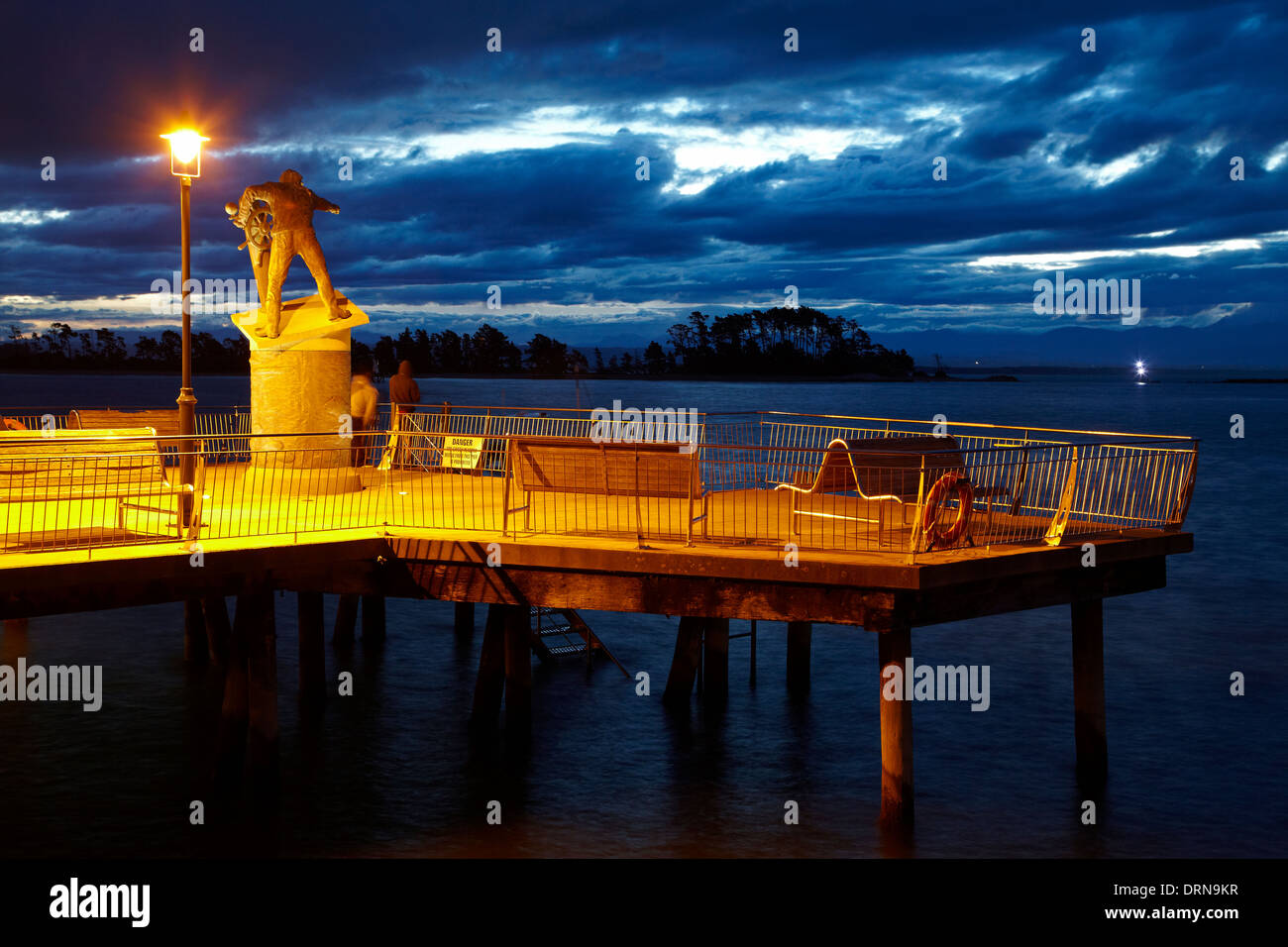 New quay pier hi-res stock photography and images - Alamy
