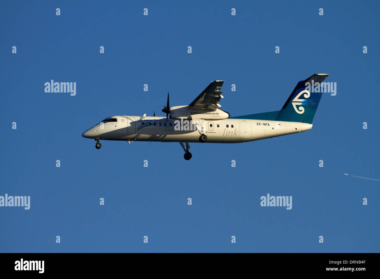 Air New Zealand Dash 8 aircraft Stock Photo - Alamy