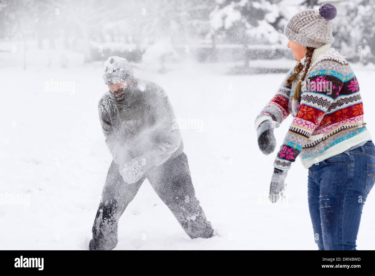 Snowball image hi-res stock photography and images - Alamy