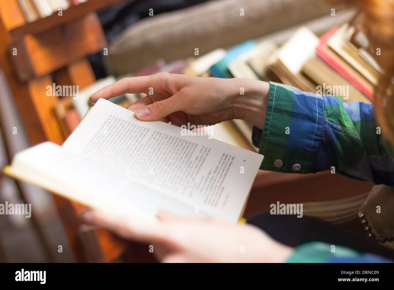Book and reading hi-res stock photography and images - Alamy