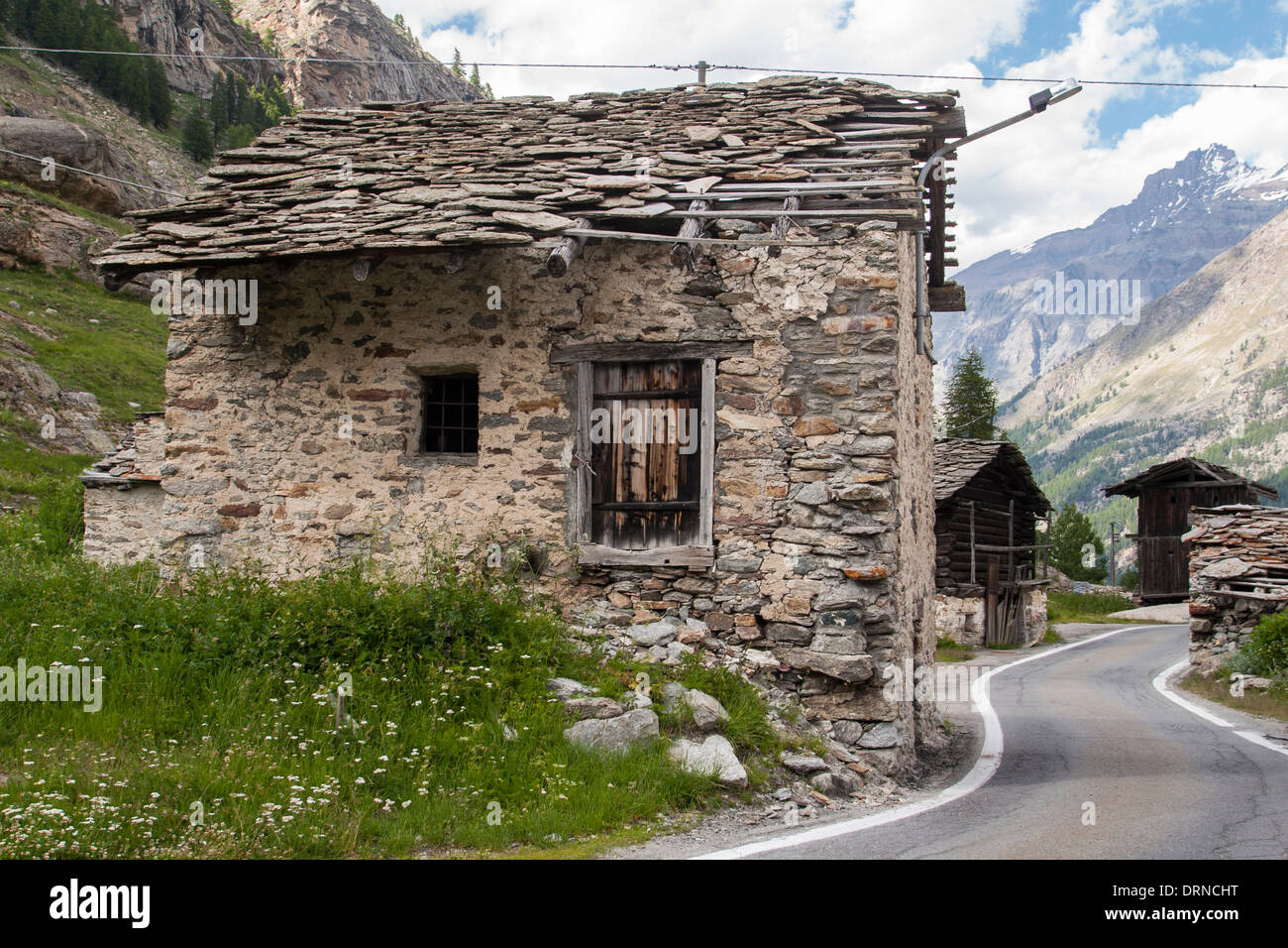Italian farm building hi-res stock photography and images - Alamy