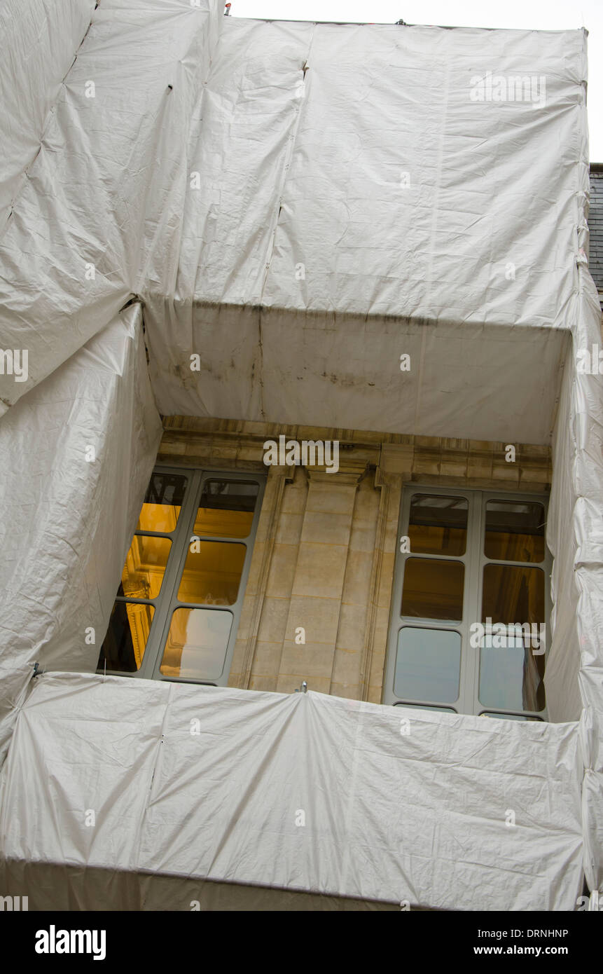 Canvas in construction hi-res stock photography and images - Alamy