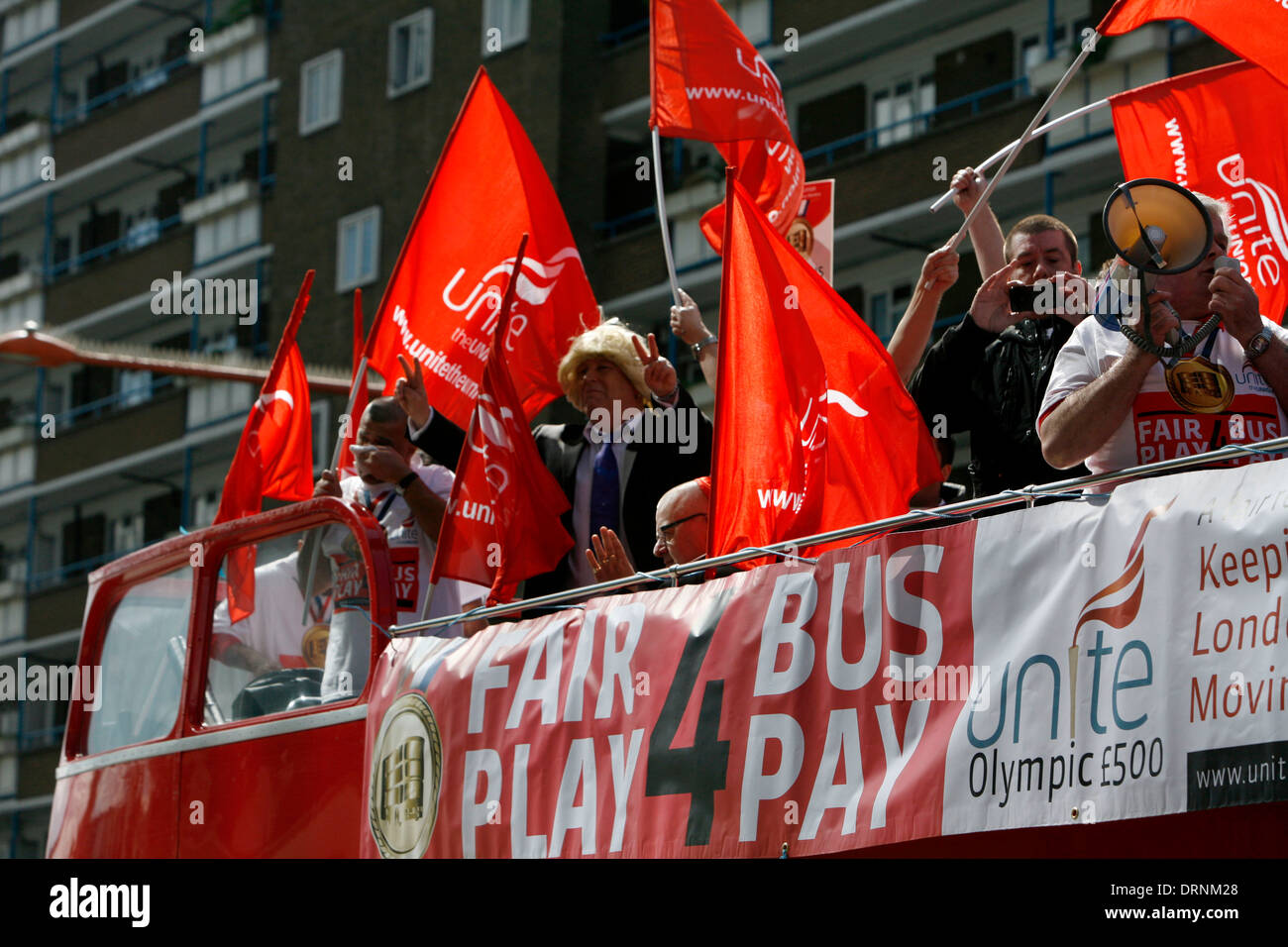Tfl bus hi-res stock photography and images - Alamy