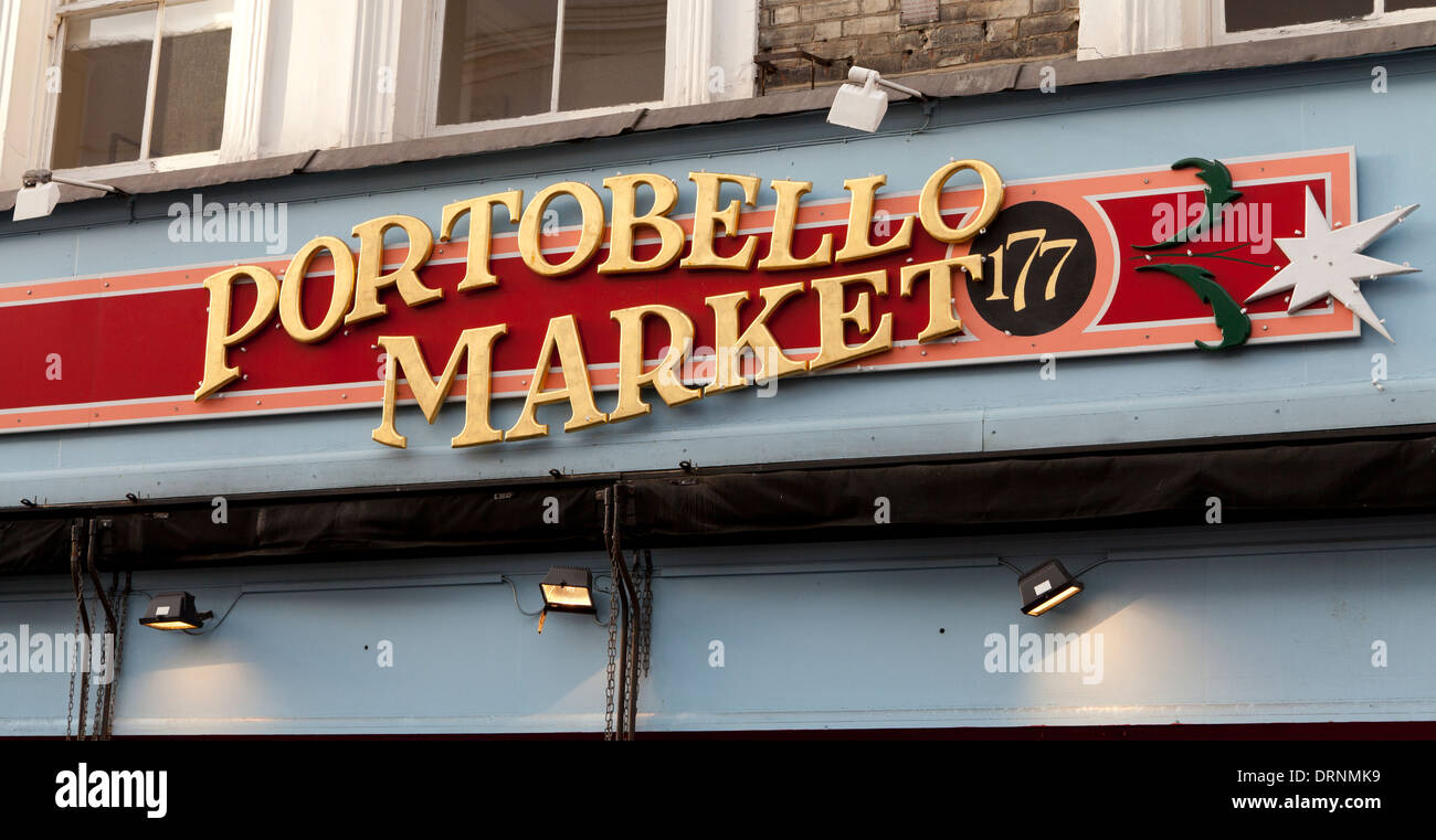 Portobello antiques market hi-res stock photography and images - Alamy