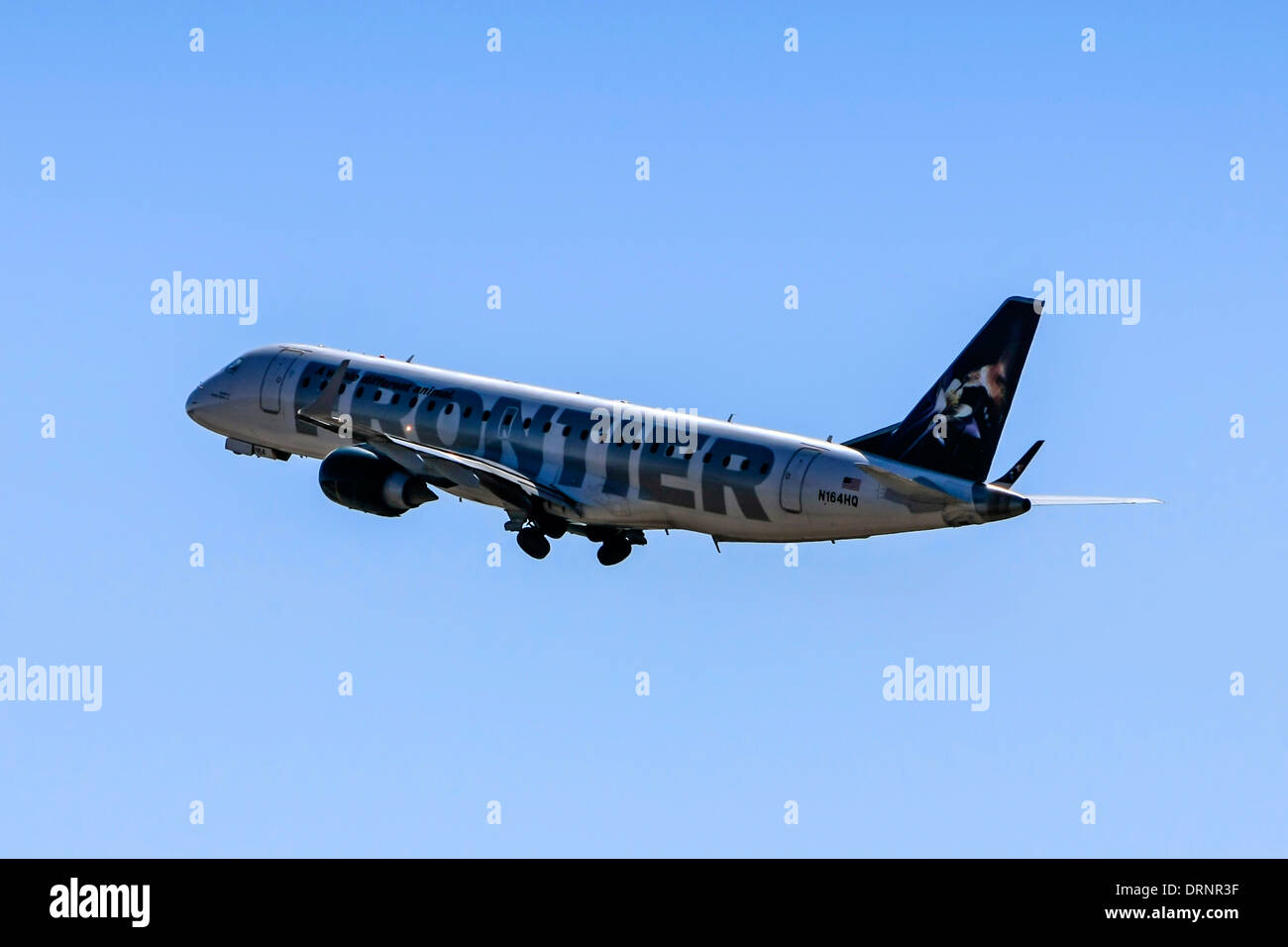 Frontier airways Embraer ERJ-190 Stock Photo - Alamy