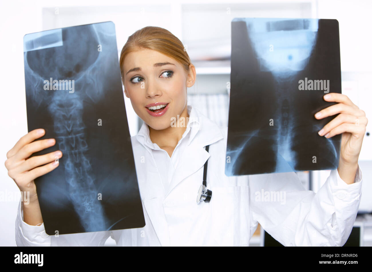 Female doctor in surgery Stock Photo - Alamy