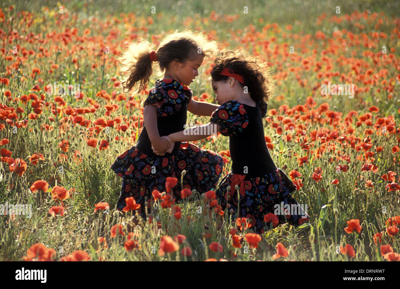 Two girls dressed alike hi-res stock photography and images - Alamy