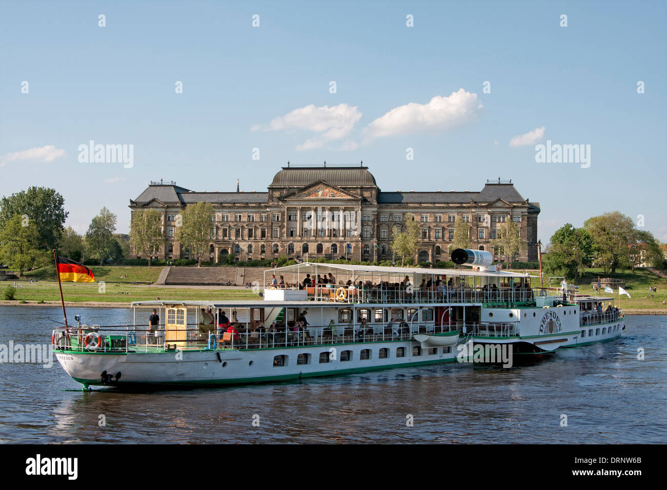 Paddle streamer hi-res stock photography and images - Alamy