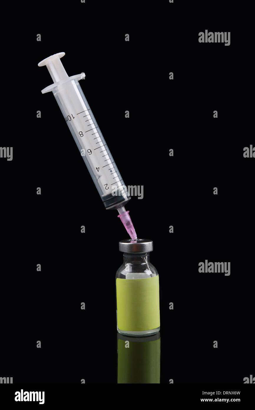 syringe and vial Stock Photo - Alamy