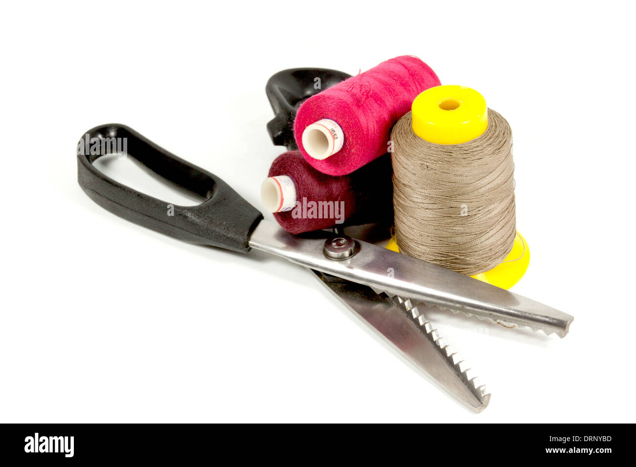 Pinking shears hi-res stock photography and images - Alamy