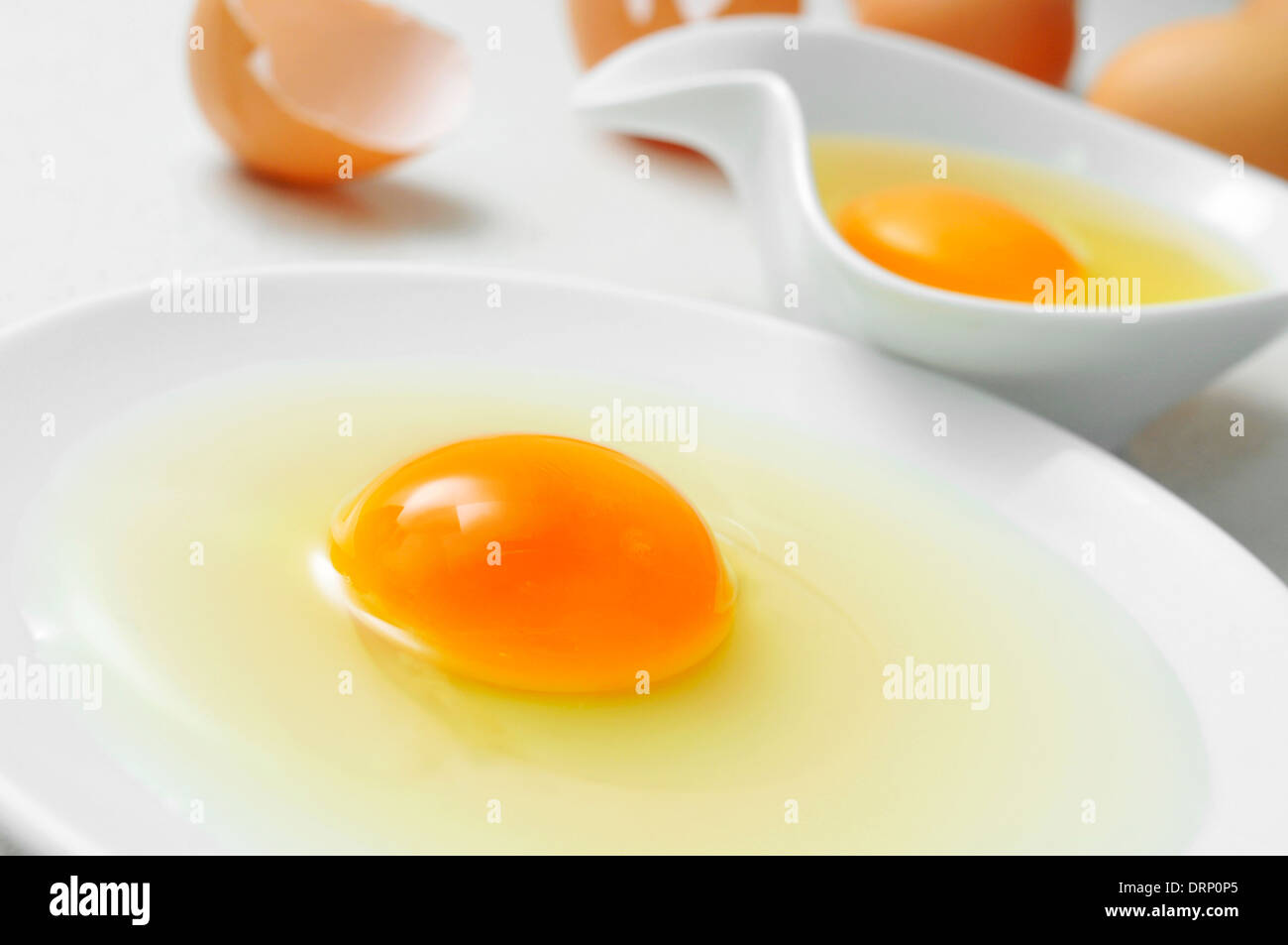 Egg cracking open hi-res stock photography and images - Alamy