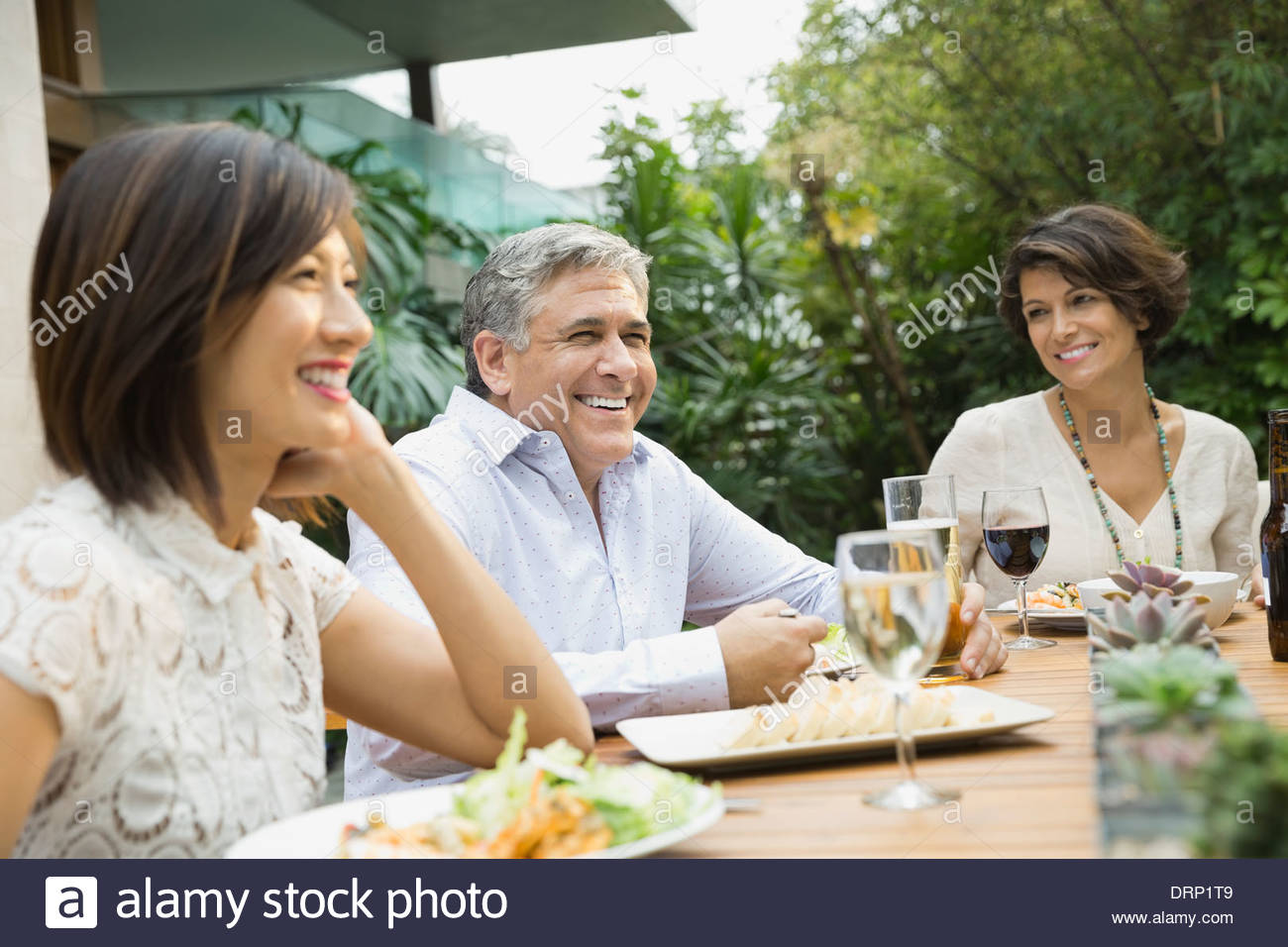 Women friends outdoor 40 hi-res stock photography and images - Alamy