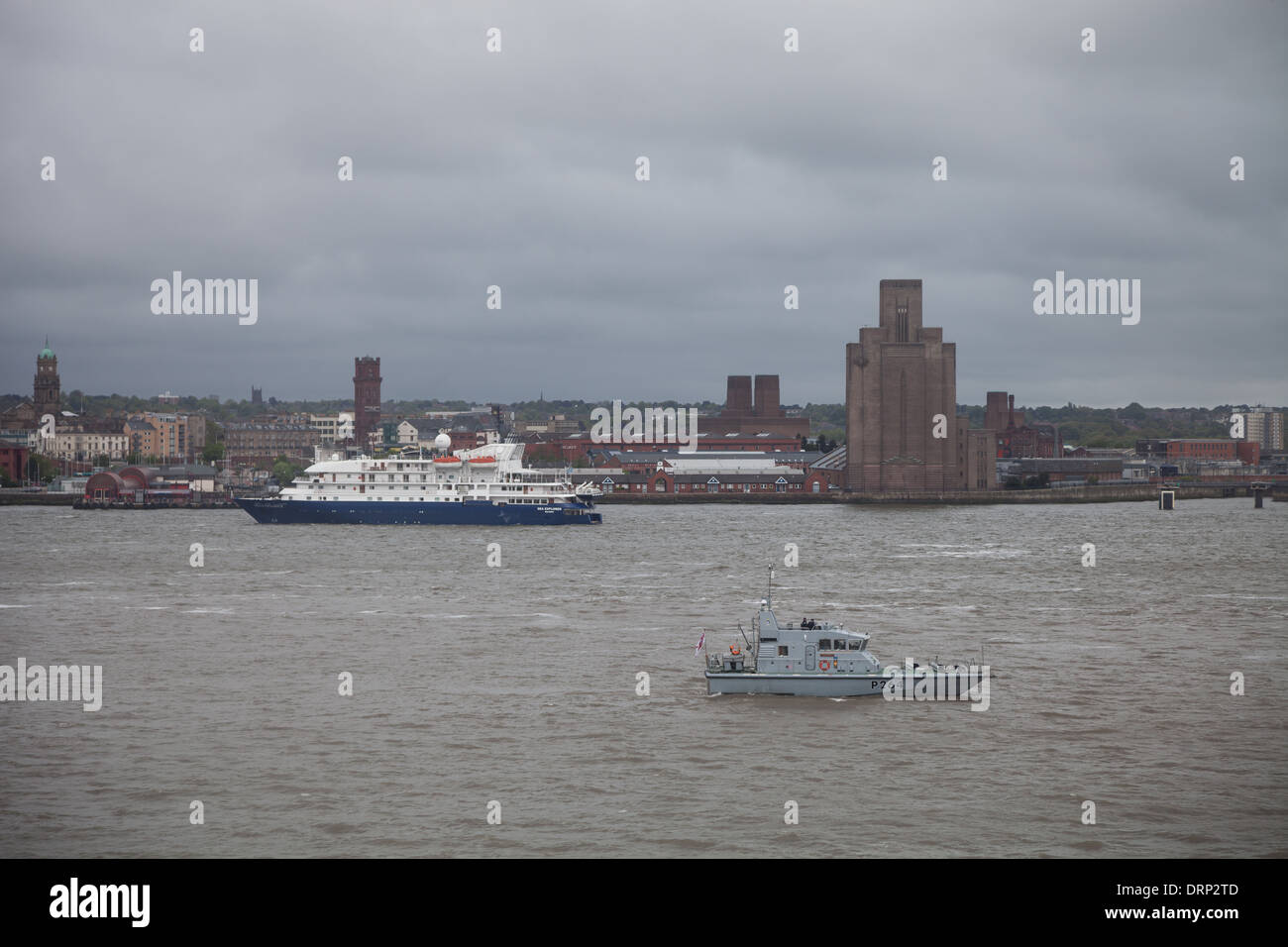 Military patrol boats hi-res stock photography and images - Alamy
