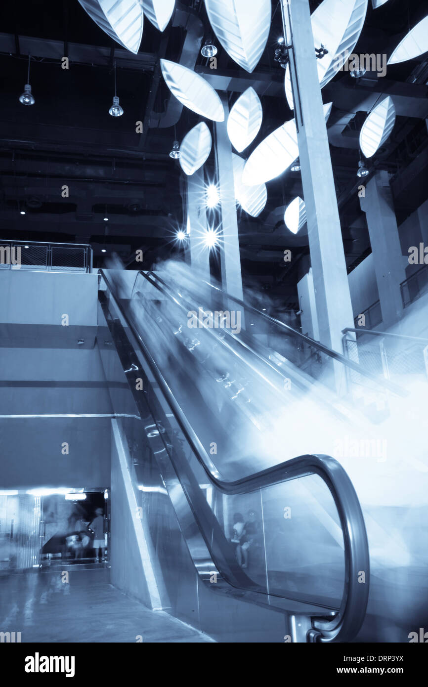 Escalator hi-res stock photography and images - Alamy