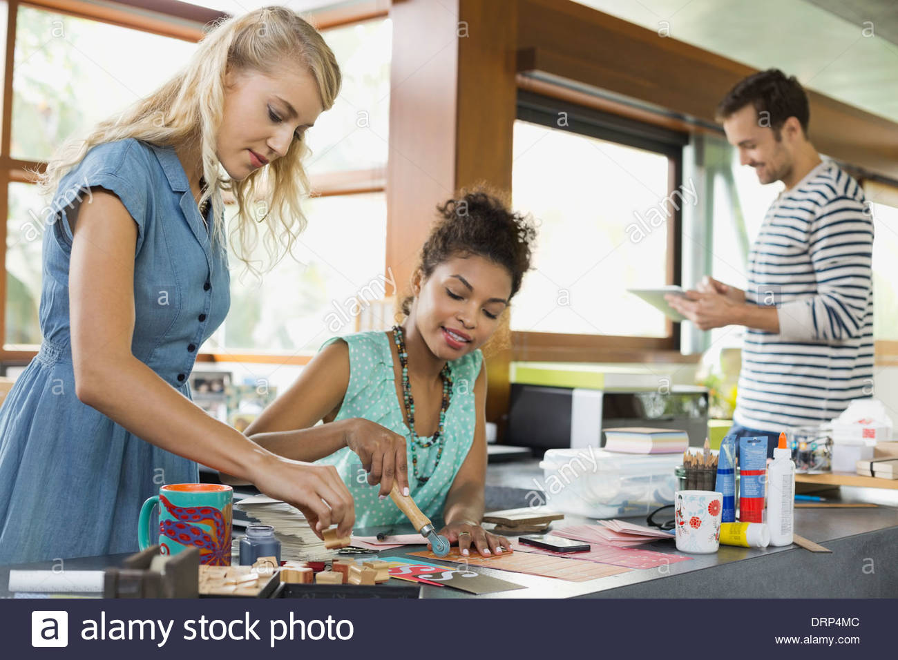 Professional artists hi-res stock photography and images - Alamy
