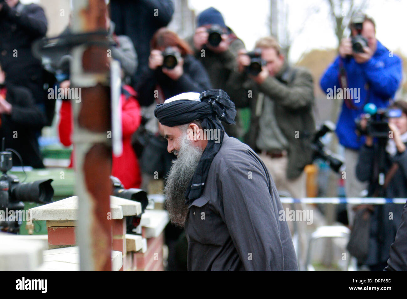 Muslim cleric hi-res stock photography and images - Alamy