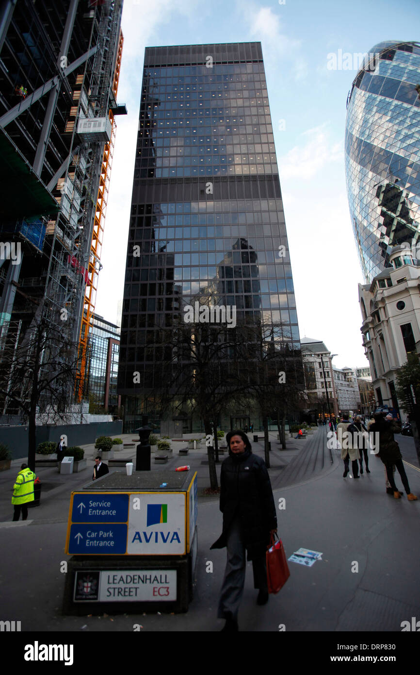 AVIVA Tower in the City of London Stock Photo - Alamy