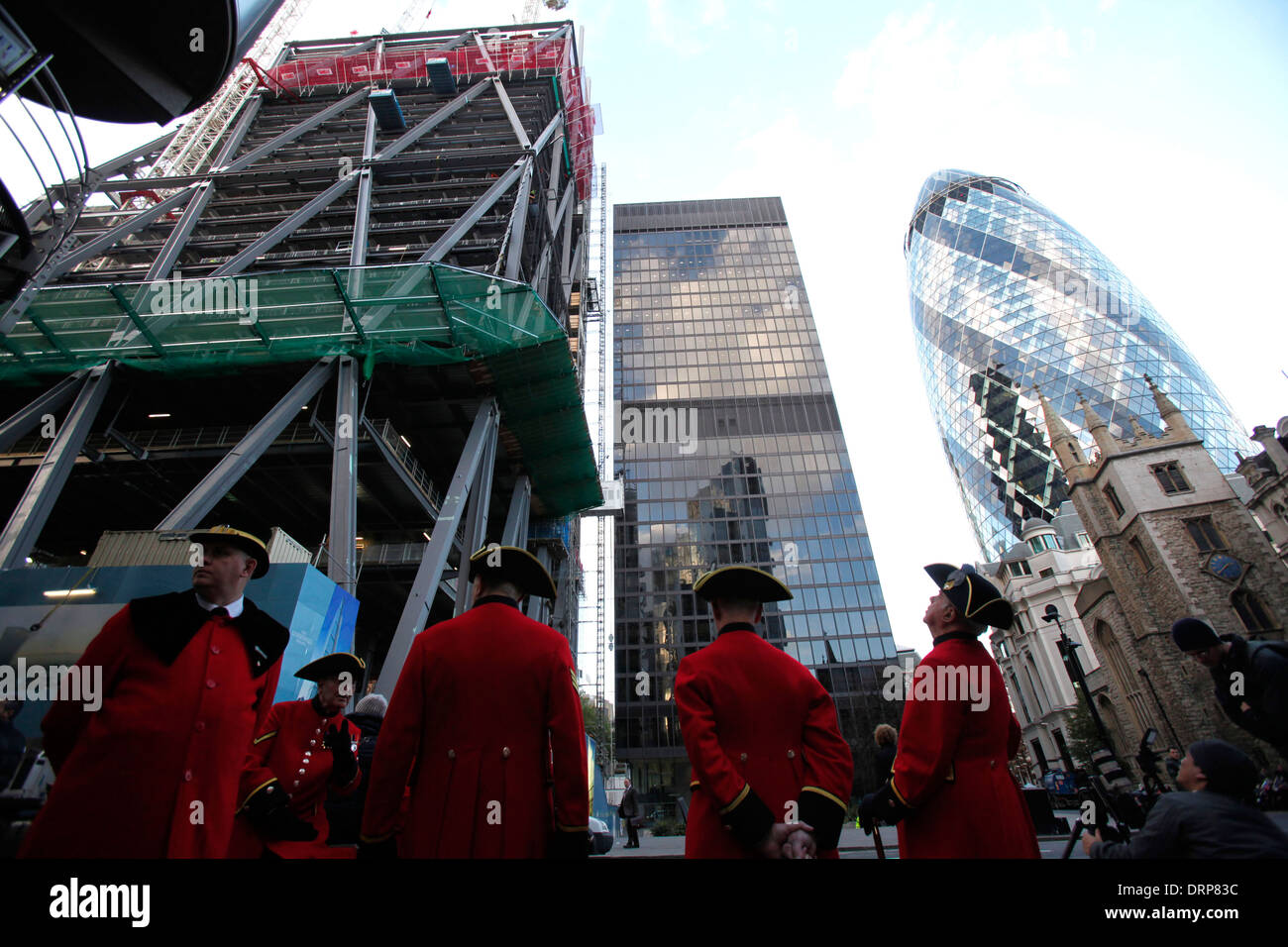 AVIVA Tower in the City of London Stock Photo - Alamy
