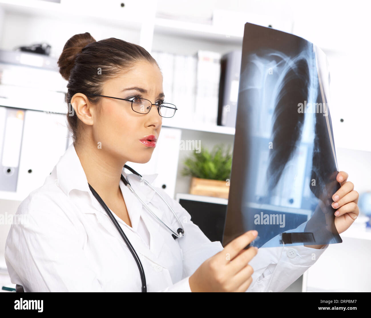 Female doctor in surgery Stock Photo - Alamy