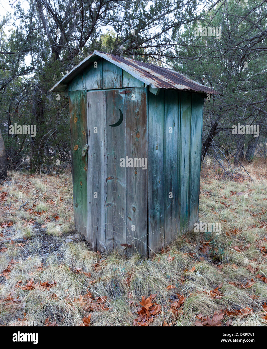Outhouse old privy hi-res stock photography and images - Alamy
