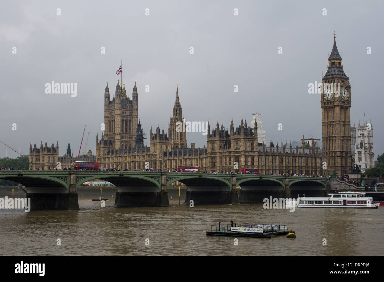 Rainy london hi-res stock photography and images - Alamy