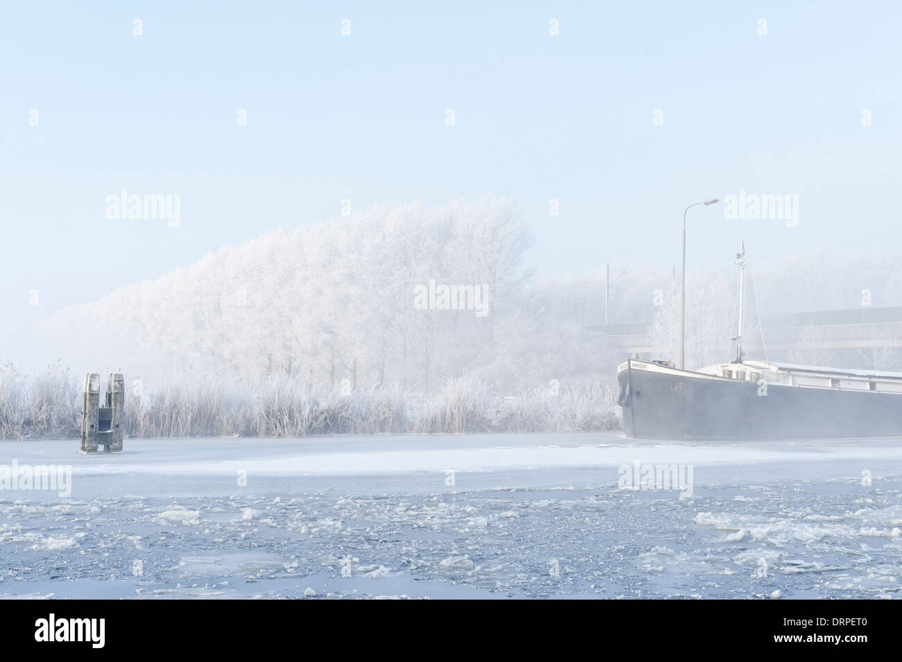 Dutch winter scene hi-res stock photography and images - Alamy