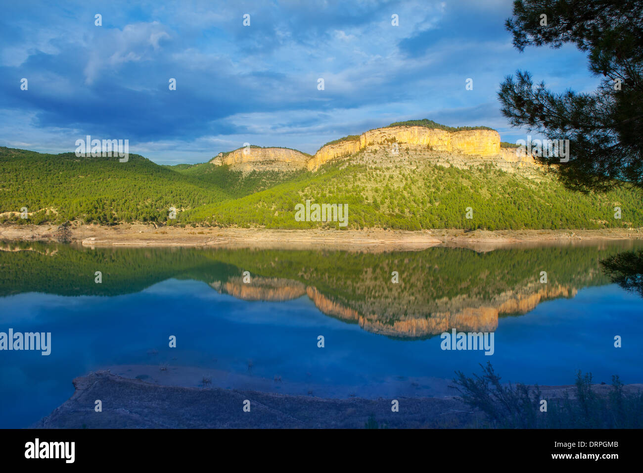 Dam of arenoso hi-res stock photography and images - Alamy