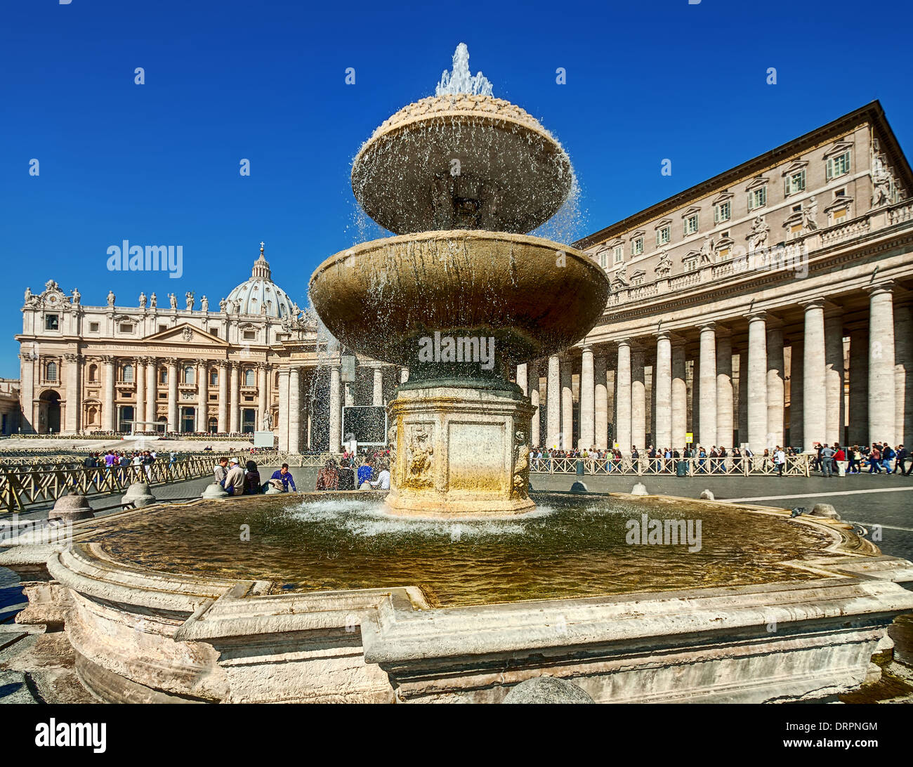 Vatican fountain hi-res stock photography and images - Alamy