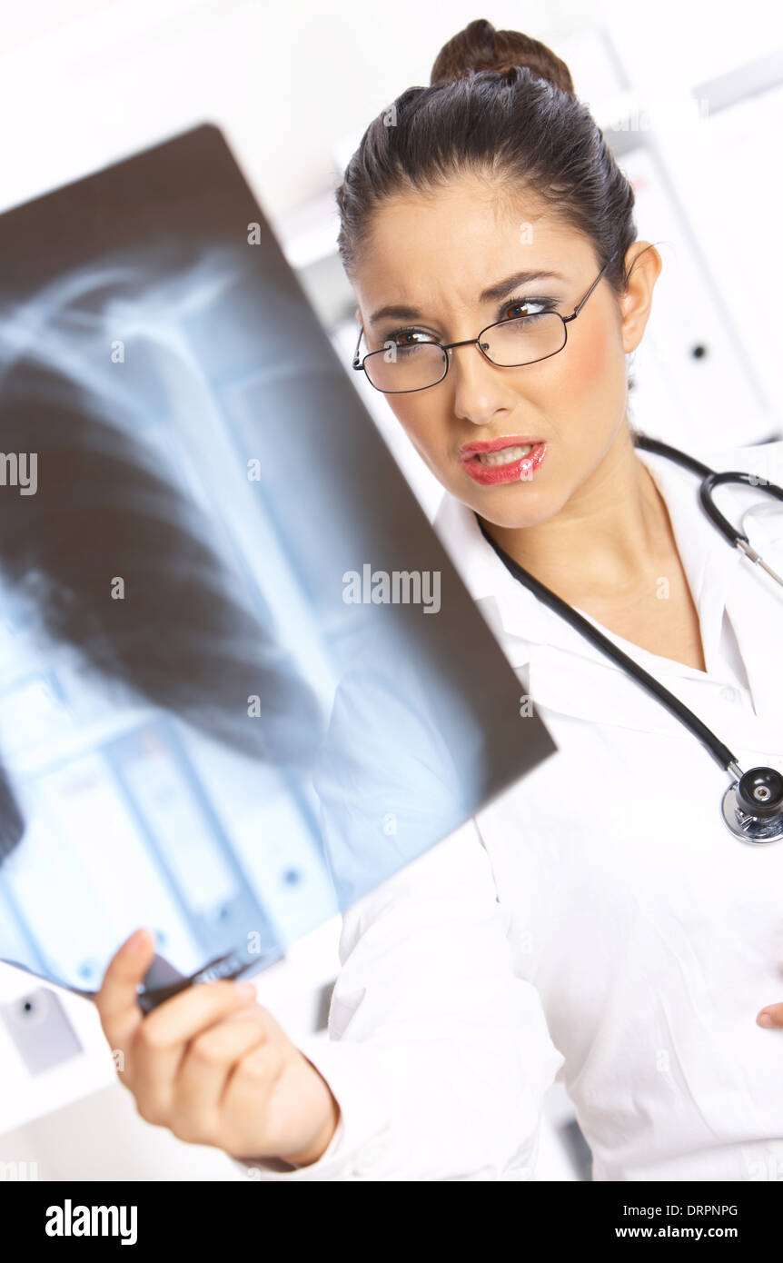 Female doctor in surgery Stock Photo - Alamy