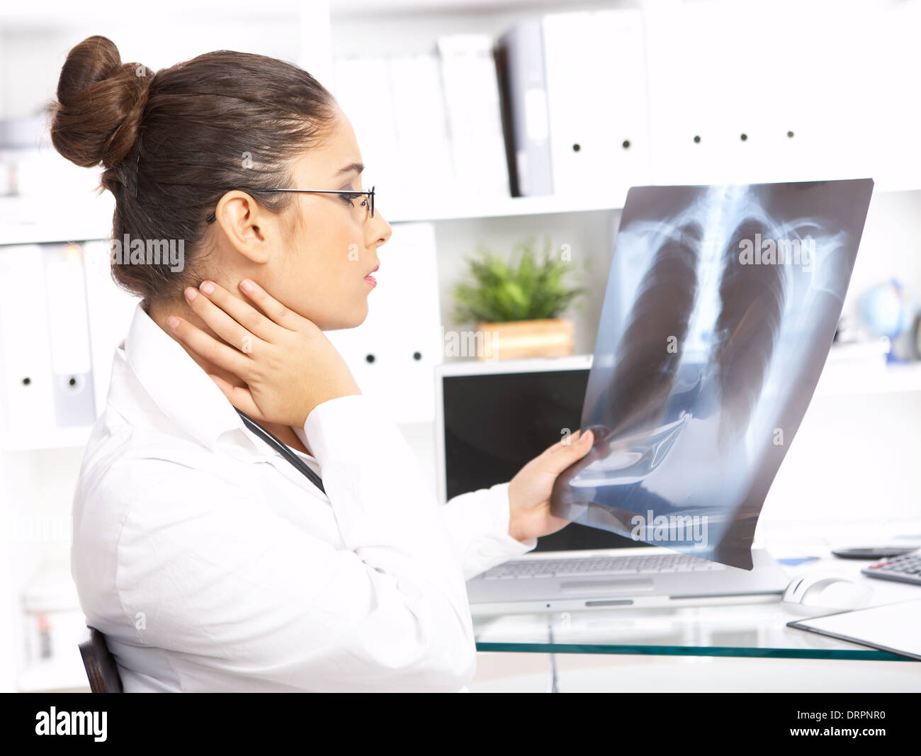 Female doctor in surgery Stock Photo - Alamy
