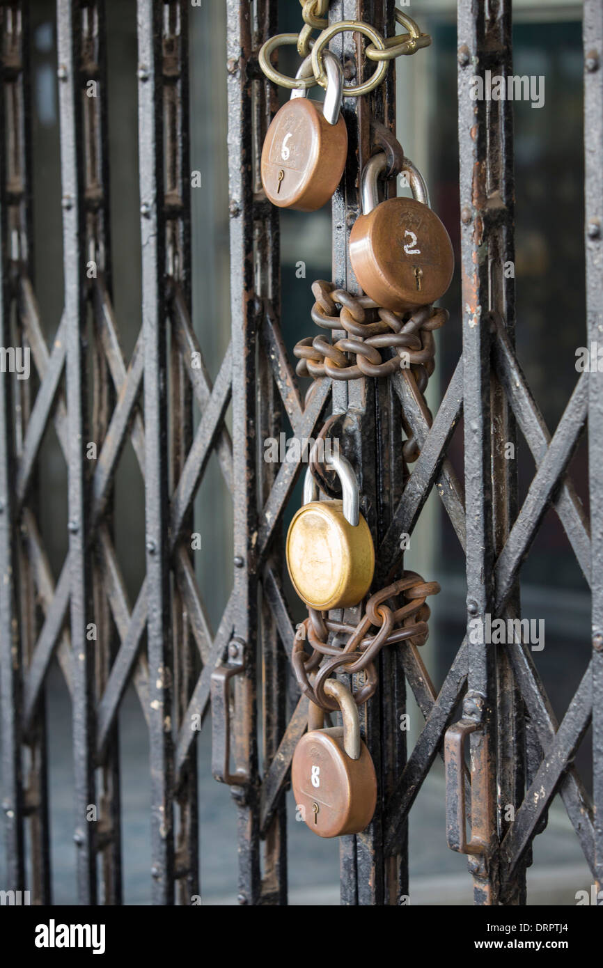 Security gates india hi-res stock photography and images - Alamy