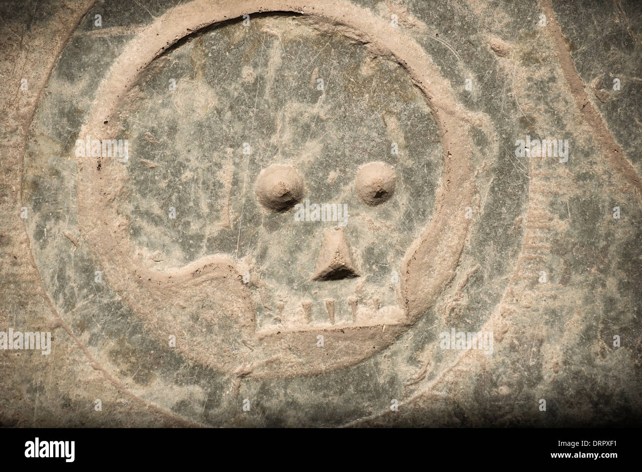 Horror grave skulls tombstones hi-res stock photography and images - Alamy