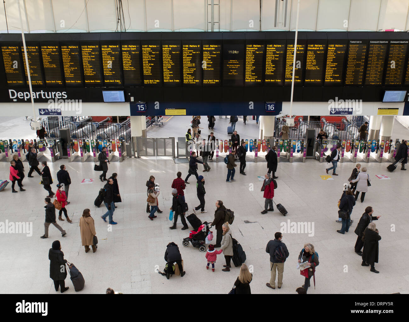 The departures board at waterloo station hi-res stock photography and ...